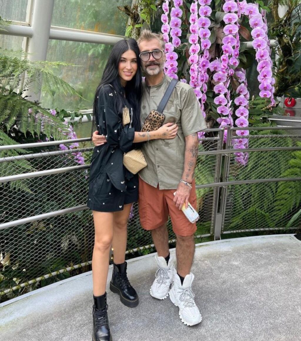 Alejandro Fernández y su novia Karla Laveaga disfrutan de inolvidables ...