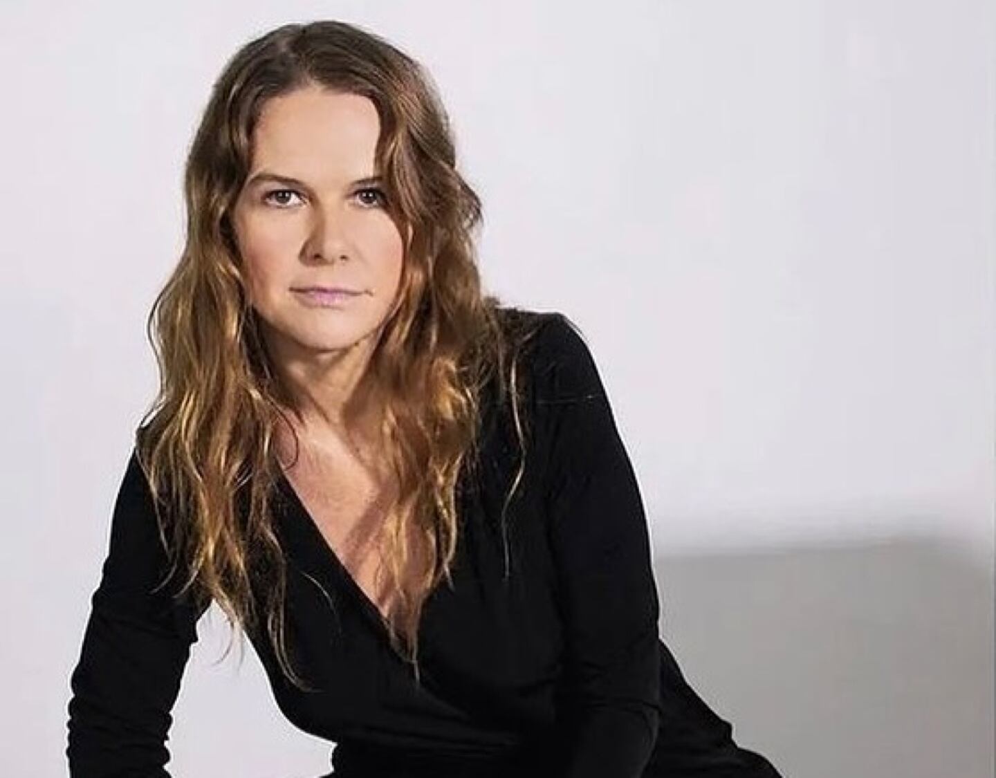 Nailea Norvind estrena romance con joven 17 años menor – En Cancha